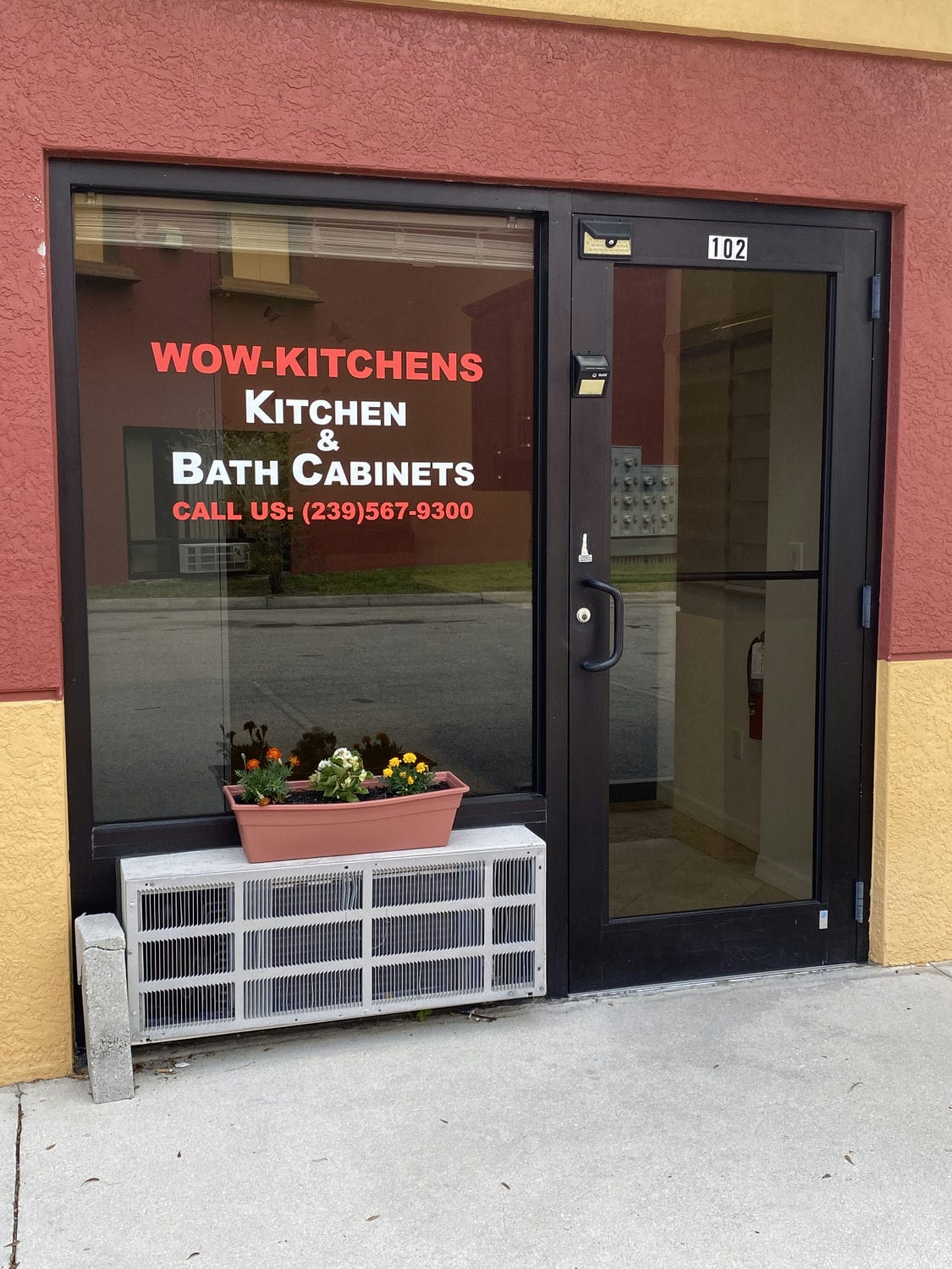 About Us | WOW Kitchens | Kitchen & Bath Cabinets Lee Town
